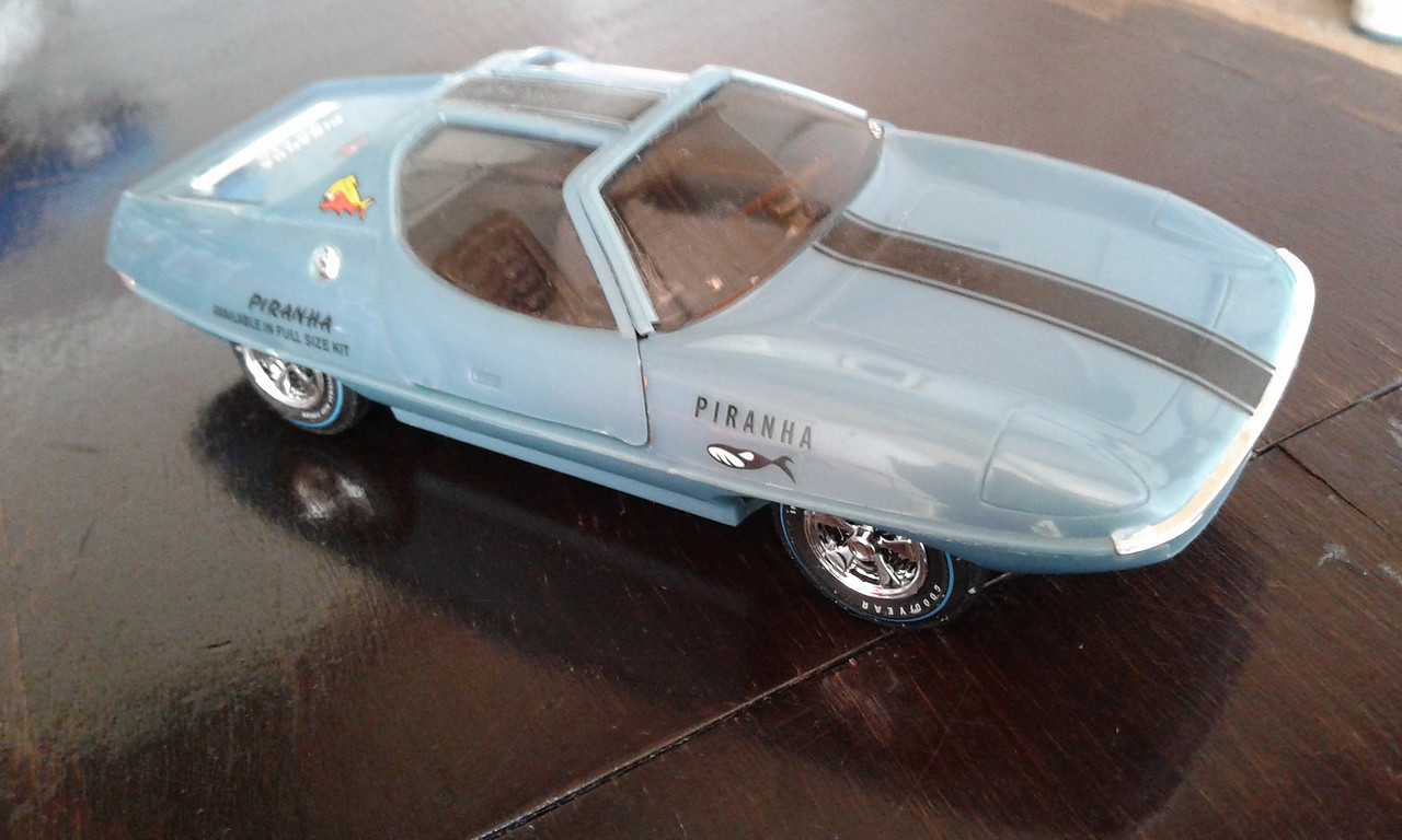 Gallery Pictures AMT Piranha Spy Car Plastic Model Car Kit 1/25 Scale ...