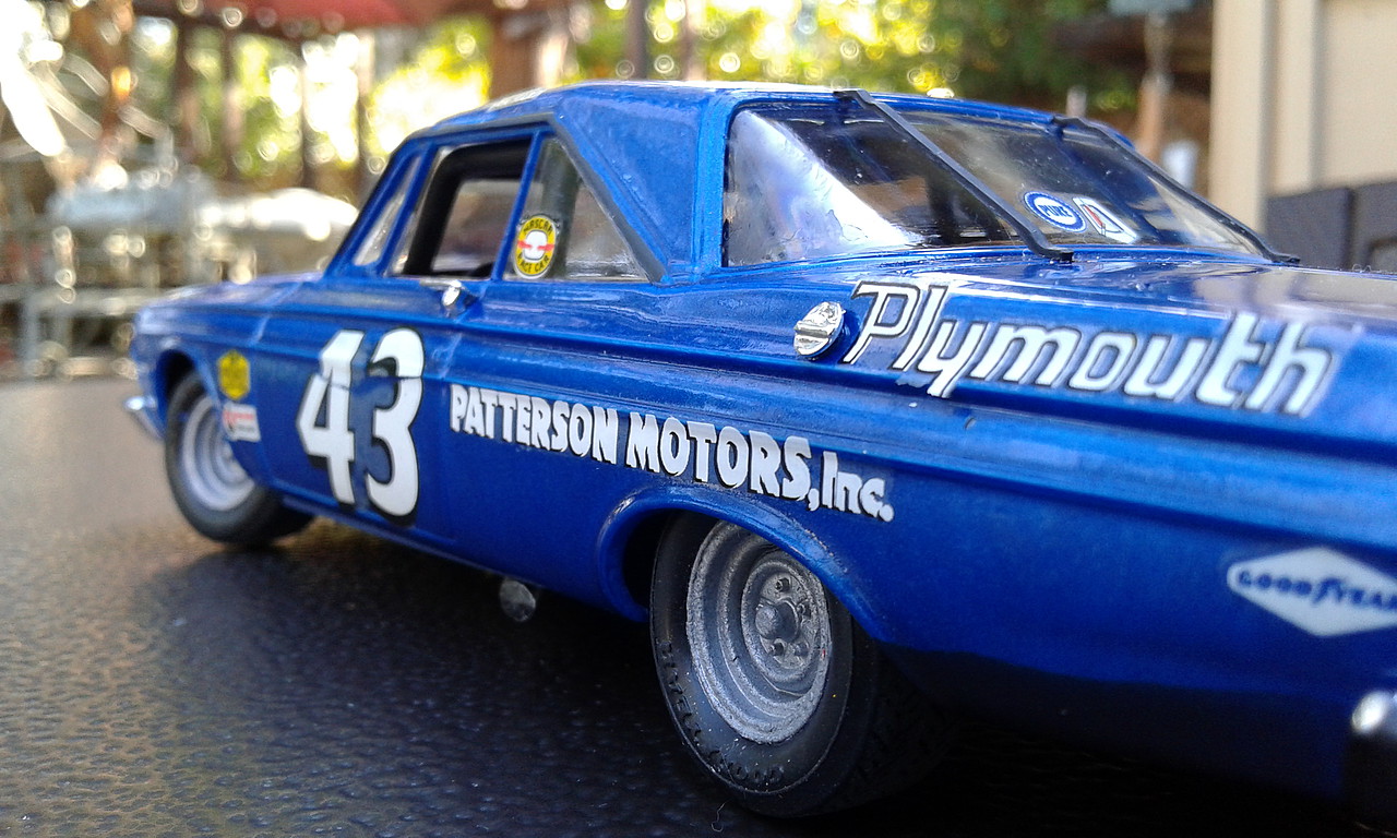 Richard Petty 1964 Plymouth Belvedere -- Plastic Model Car Kit -- 1/25 ...
