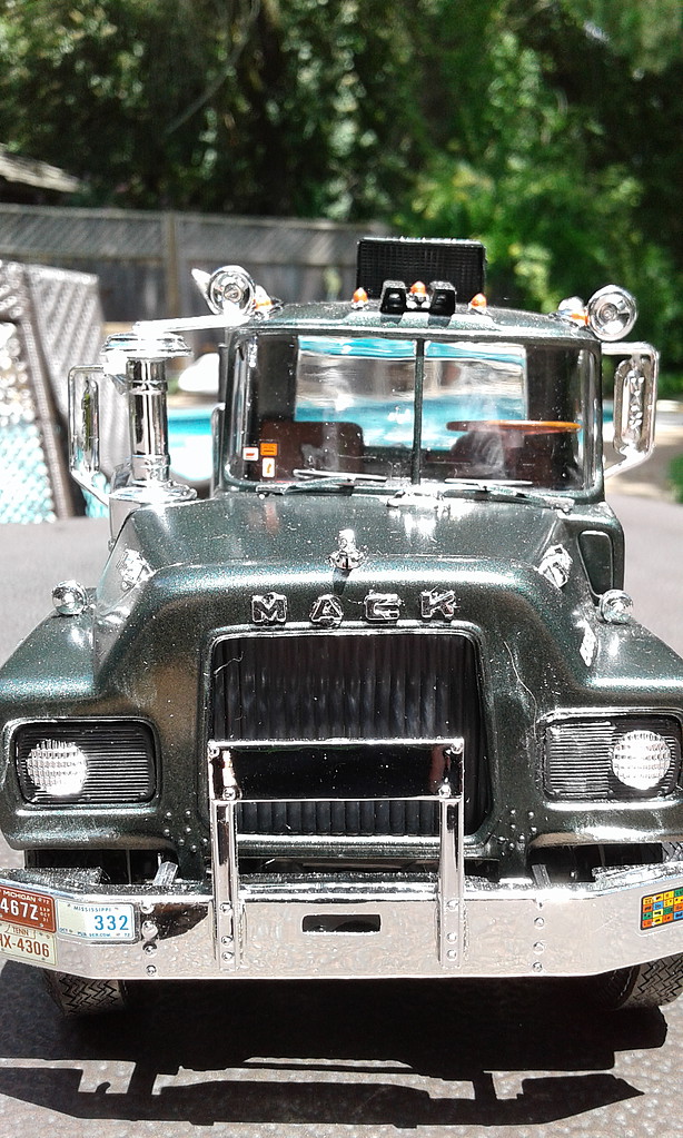 Mack DM600 Tractor -- Plastic Model Truck Kit -- 1/25 Scale -- #pc859 ...