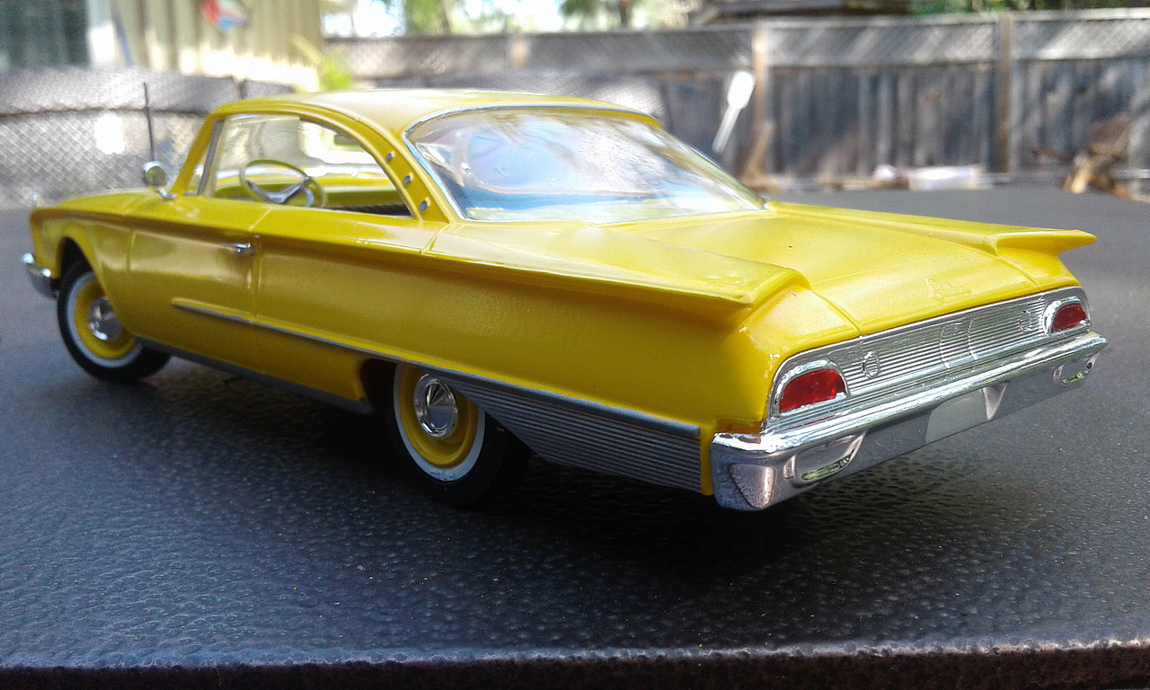 1960 Ford Starliner -- Plastic Model Car Kit -- 1/25 Scale -- #1055-12 ...