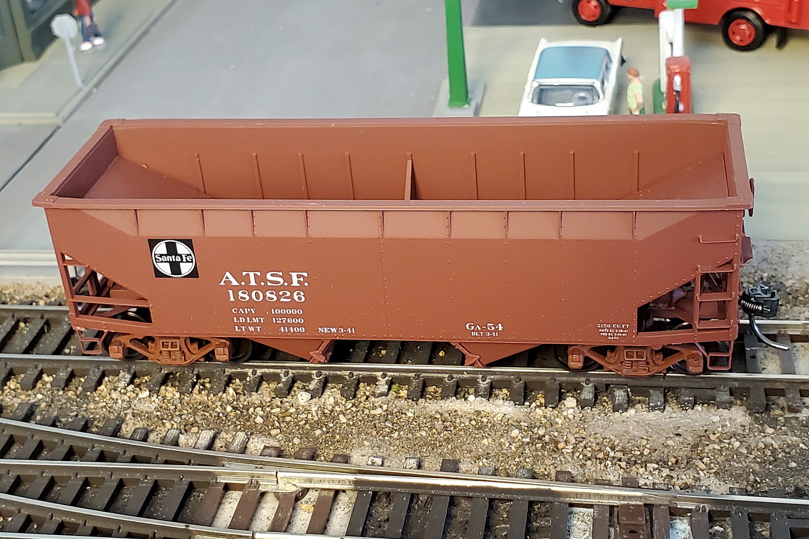 Offset Twin Hopper ATSF -- HO Scale Model Train Freight Car -- #80769 ...