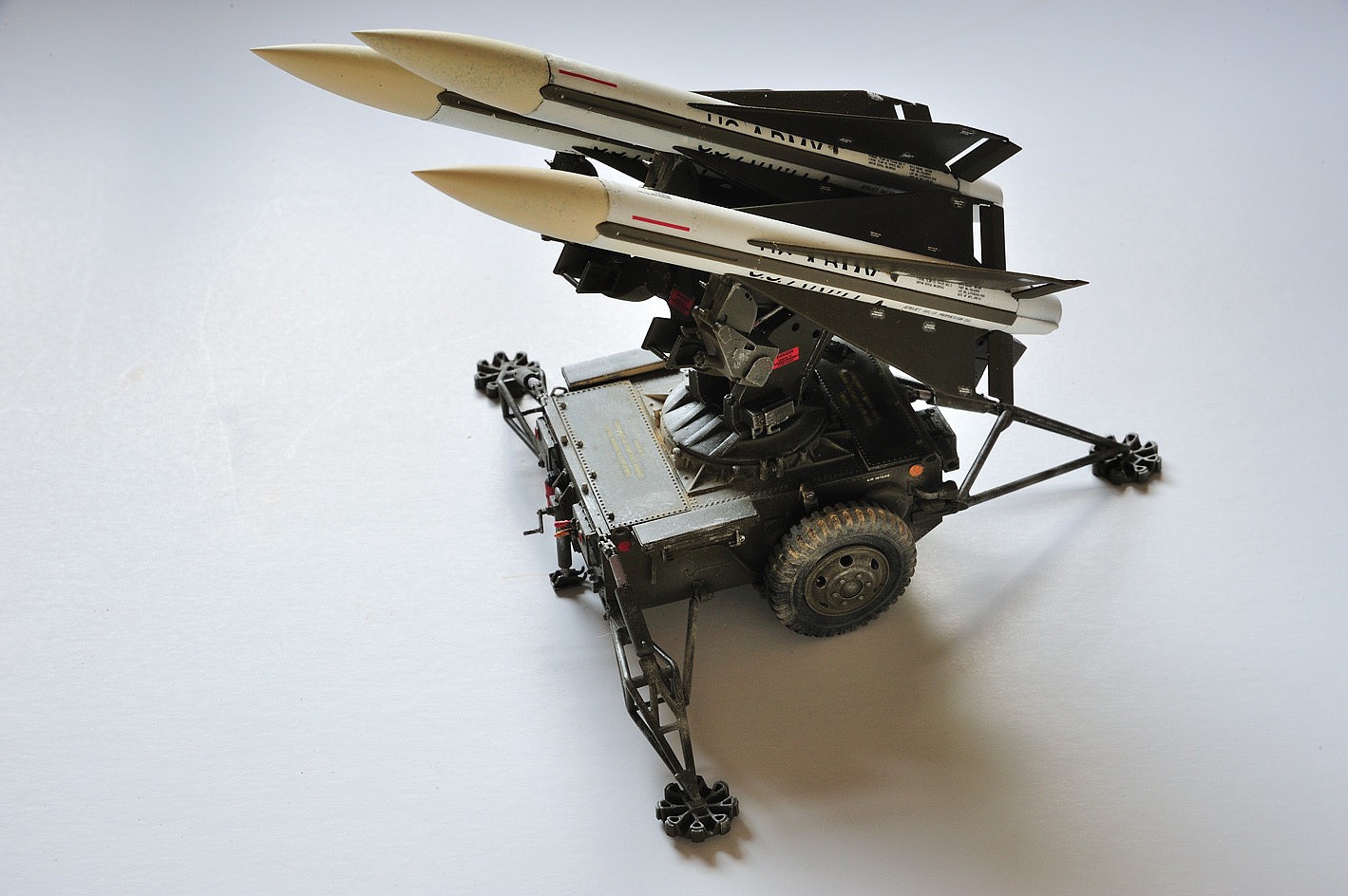 US MIM23 Hawk Surface-to-Air Missile -- Plastic Model Weapon Kit -- 1/ ...