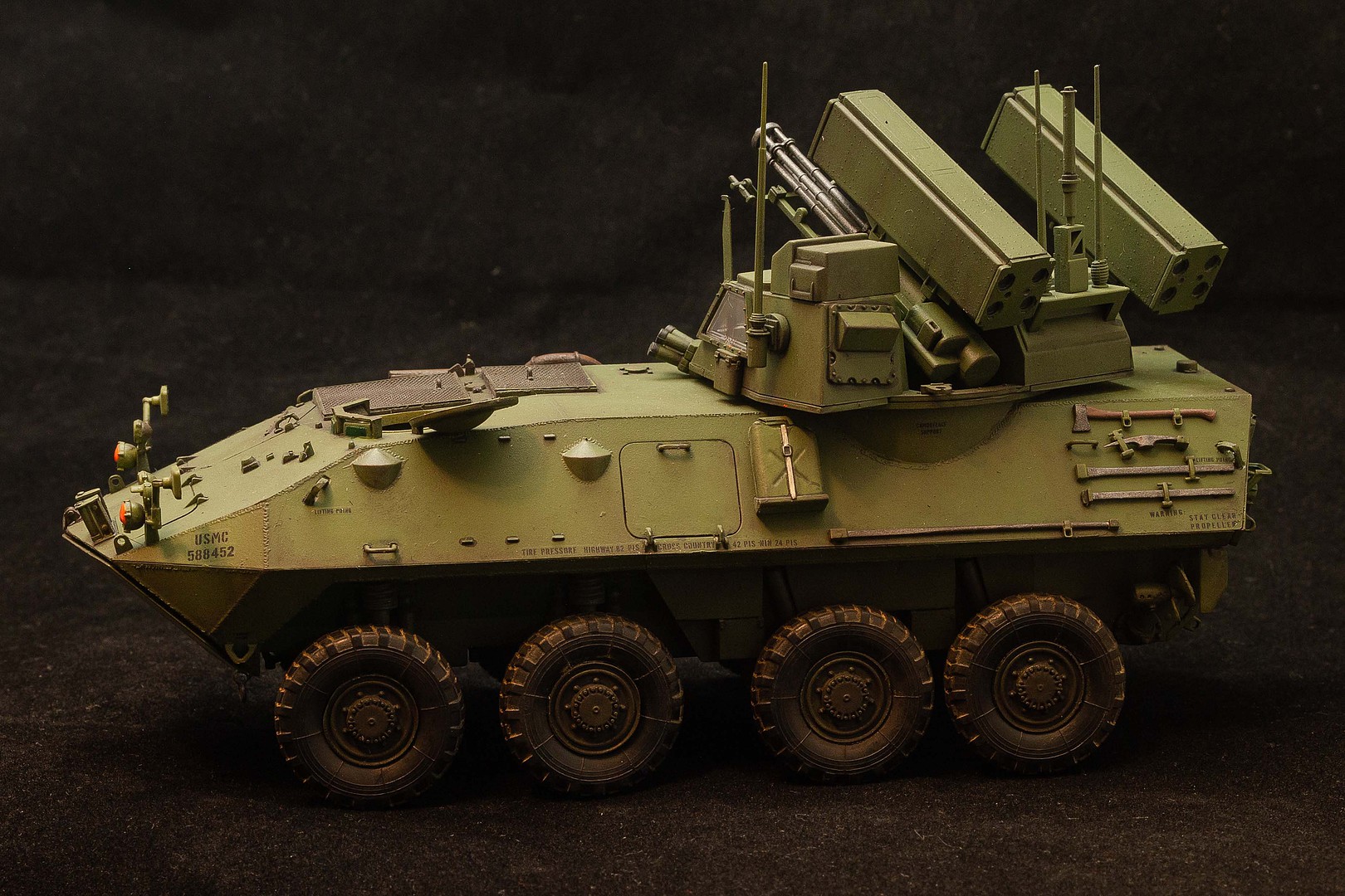 USMC LAV-AD Light Armored Air Defense Vehicle -- Plastic Model Kit -- 1 ...