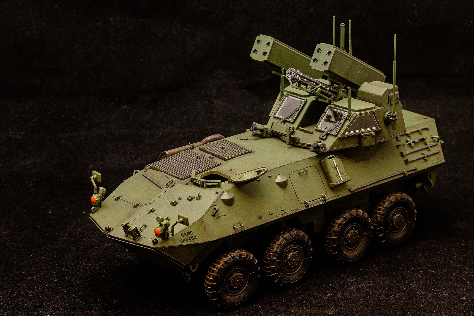 USMC LAV-AD Light Armored Air Defense Vehicle -- Plastic Model Kit -- 1 ...