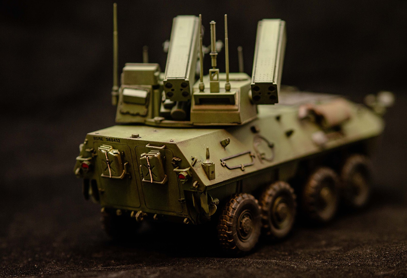 USMC LAV-AD Light Armored Air Defense Vehicle -- Plastic Model Kit -- 1 ...