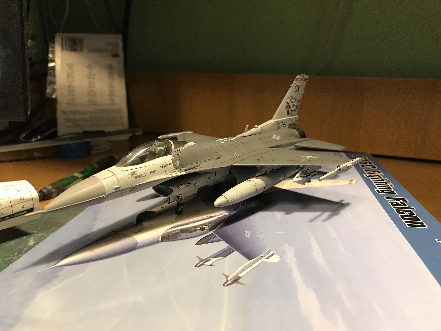 F-16C Fighting Falcon -- Plastic Model Airplane Kit -- 1/72 Scale ...