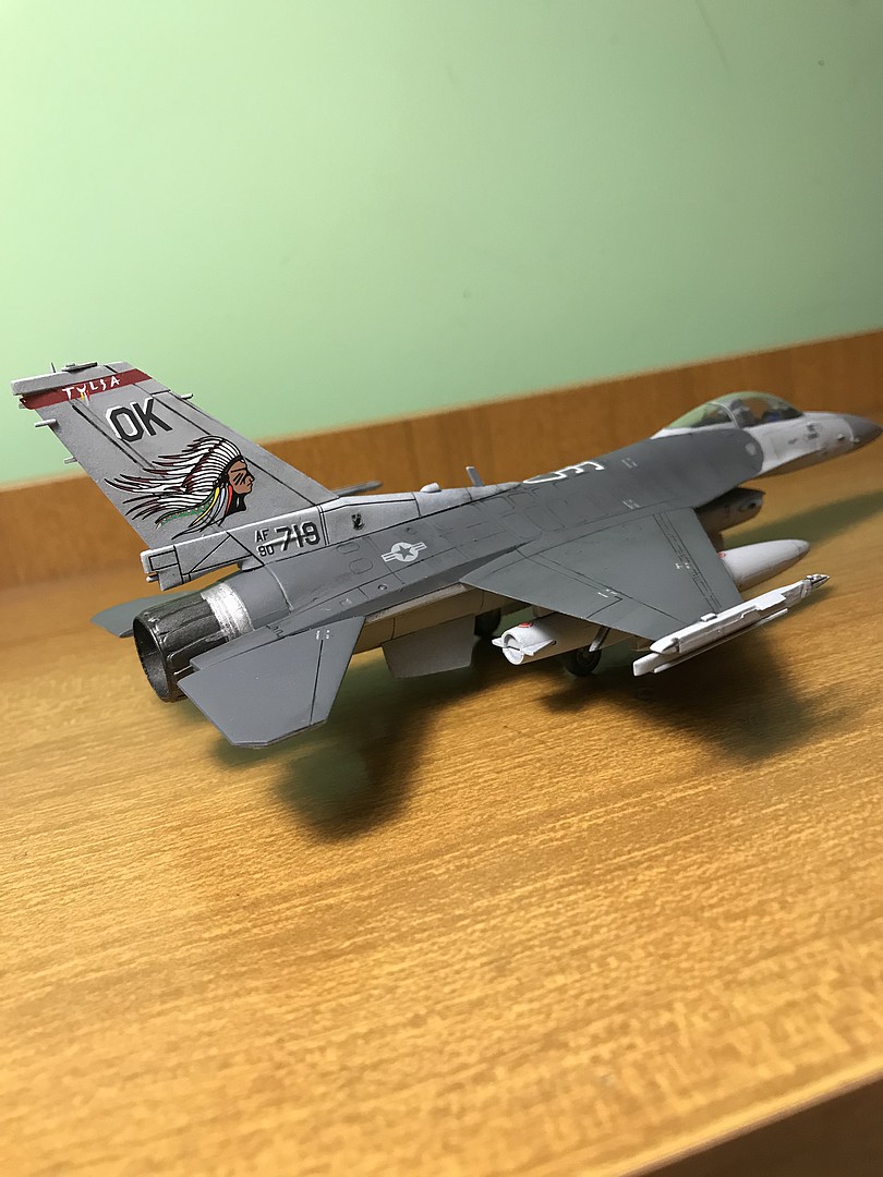 F-16C Fighting Falcon -- Plastic Model Airplane Kit -- 1/72 Scale ...