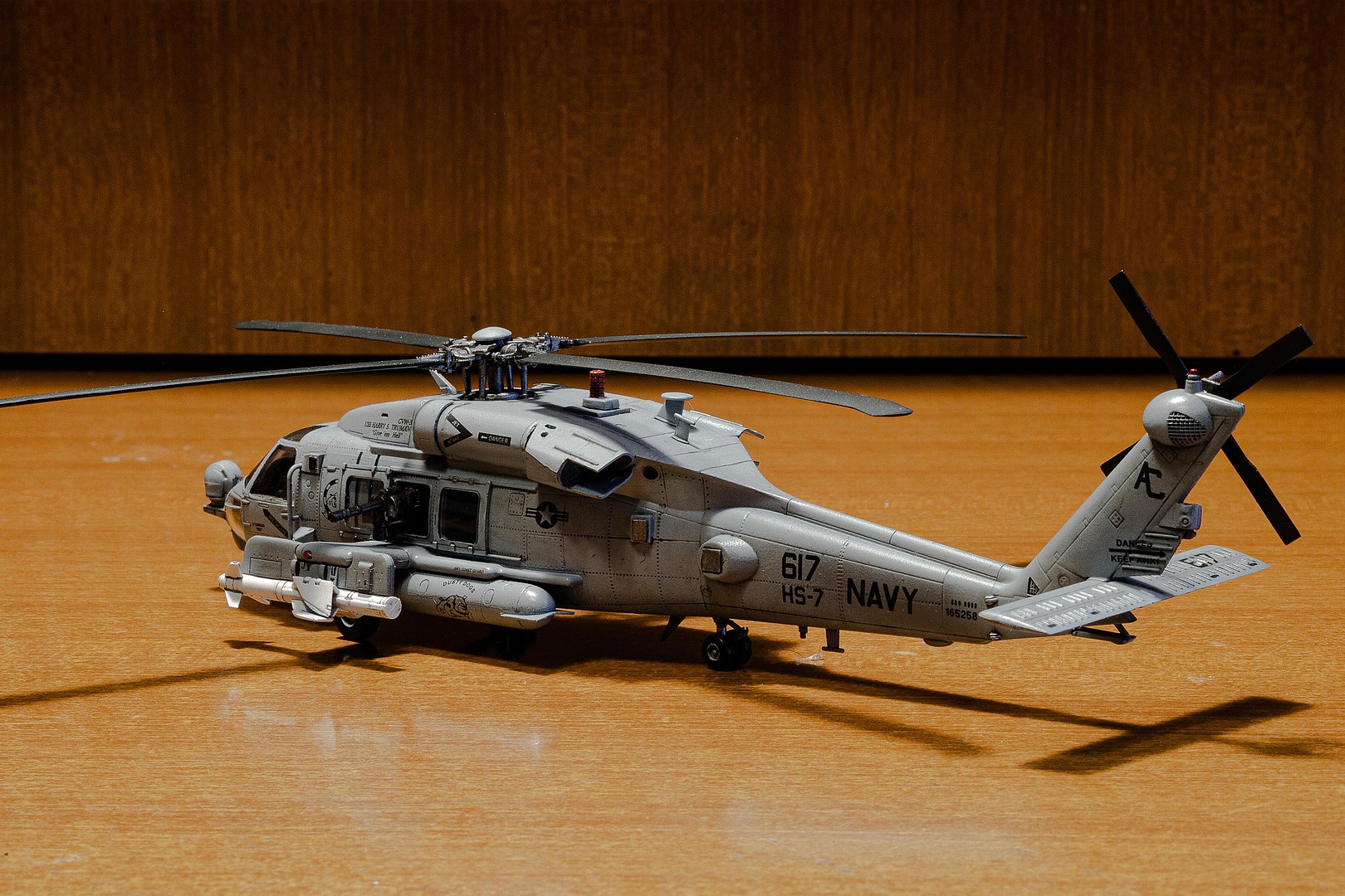 HH-60H Rescue Hawk -- Plastic Model Helicopter Kit -- 1/72 Scale ...