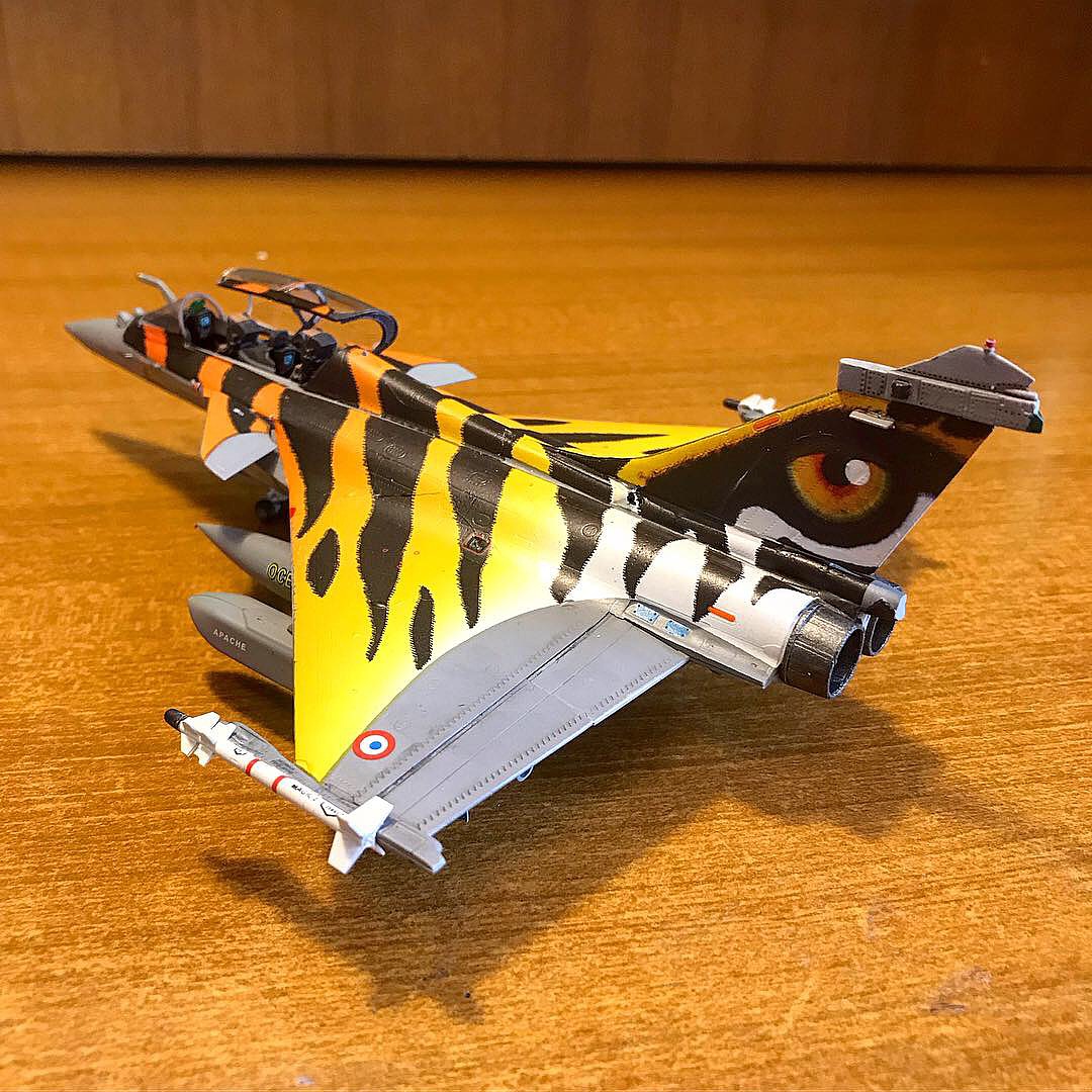 Rafale B -- Plastic Model Airplane Kit -- 1/72 Scale -- #87245 pictures ...