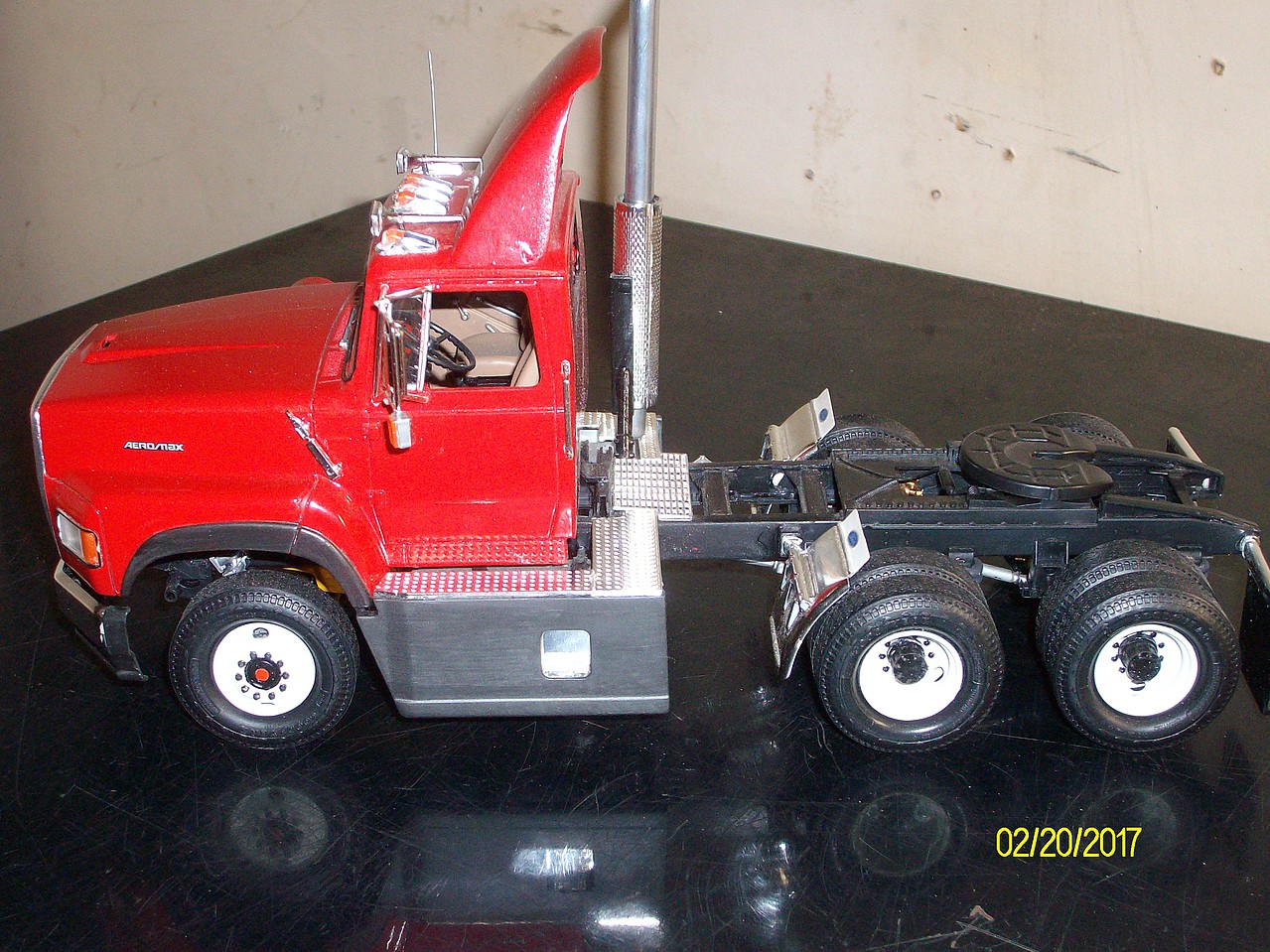 Ford Aeromax L9000 -- Plastic Model Truck Kit -- 1/24 Scale -- #553891 ...