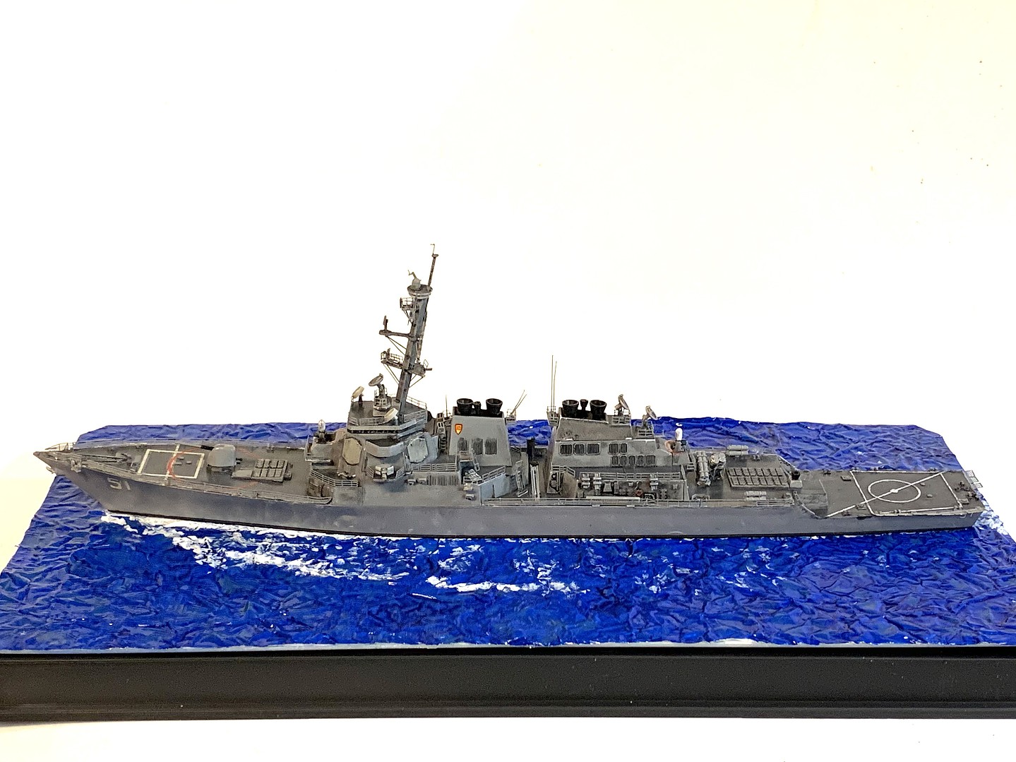 USS Arleigh Burke DDG-51 -- Plastic Model Military Ship Kit -- 1/700 ...