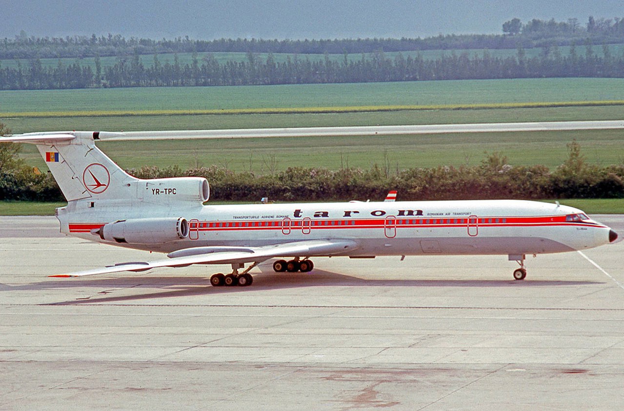 Tupolev Tu-154 Russian Airliner -- Plastic Model Airplane Kit -- 1/144 ...