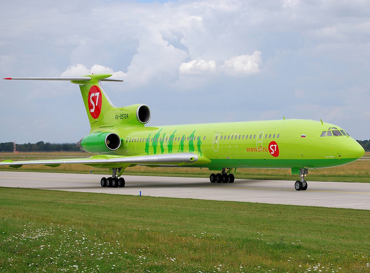 Tupolev Tu-154 Russian Airliner -- Plastic Model Airplane Kit -- 1/144 ...