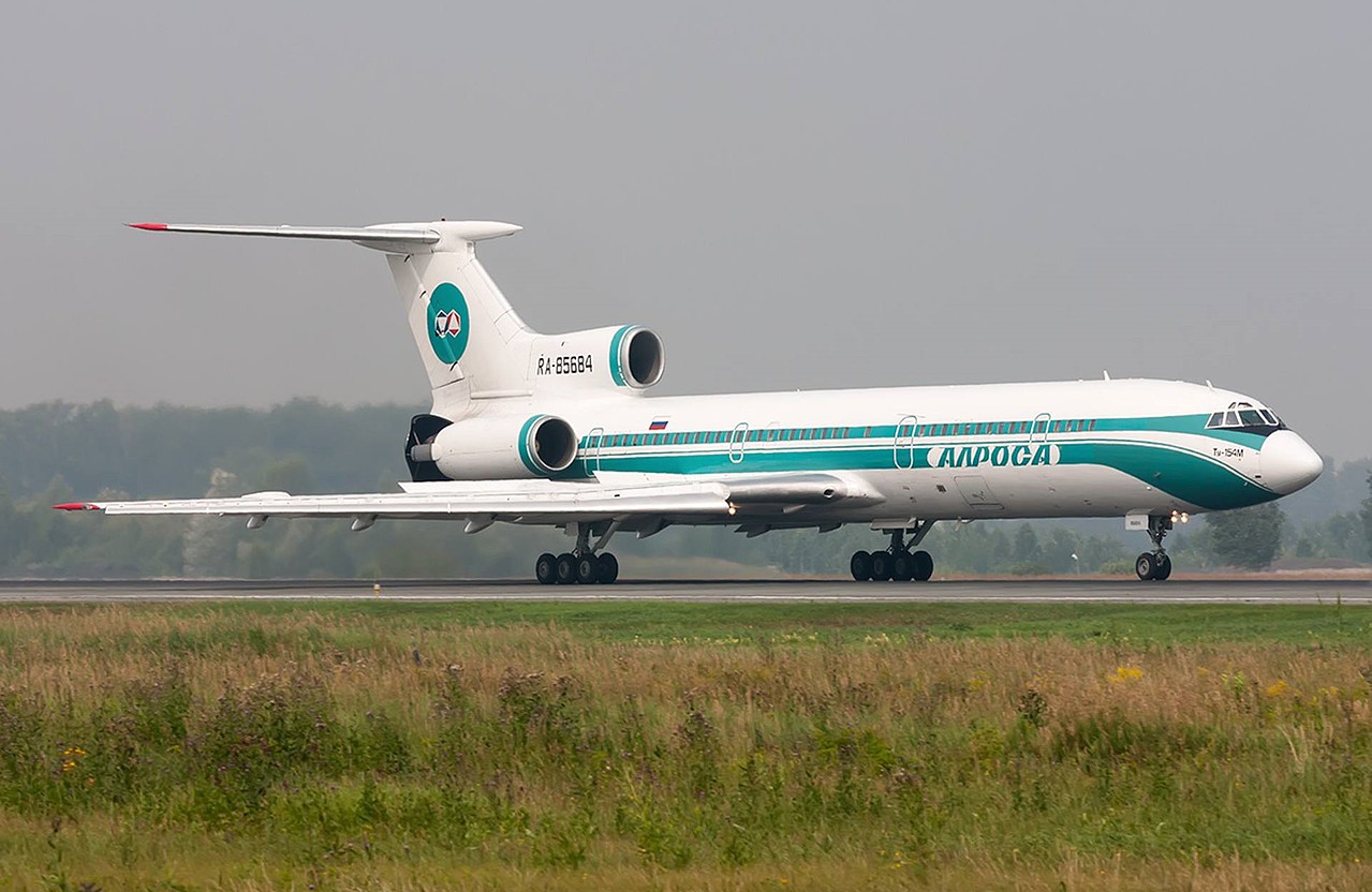 Tupolev Tu-154 Russian Airliner -- Plastic Model Airplane Kit -- 1/144 ...