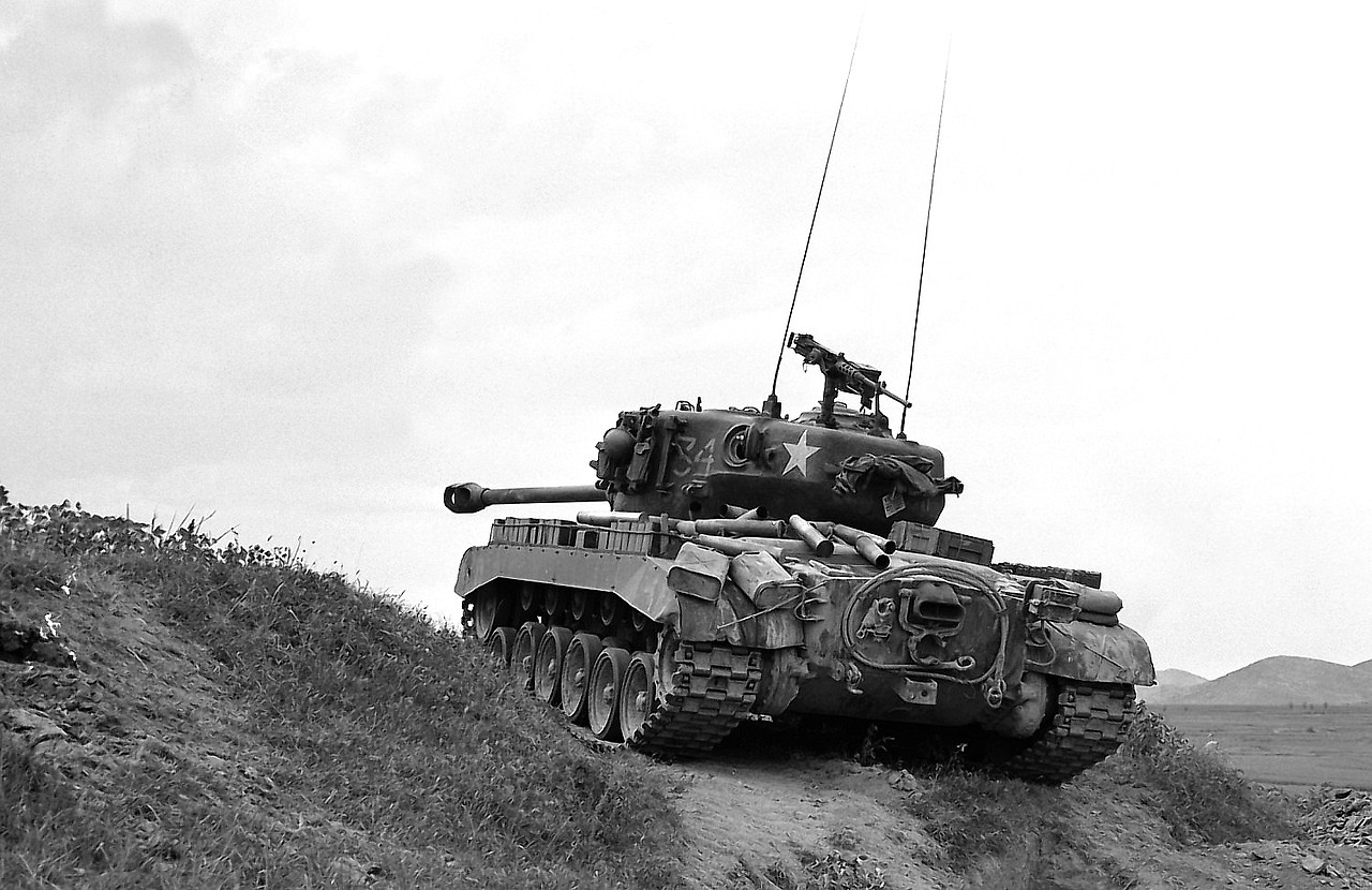 US Med Tank M26 Pershing T26E3 -- Plastic Model Military Vehicle Kit ...