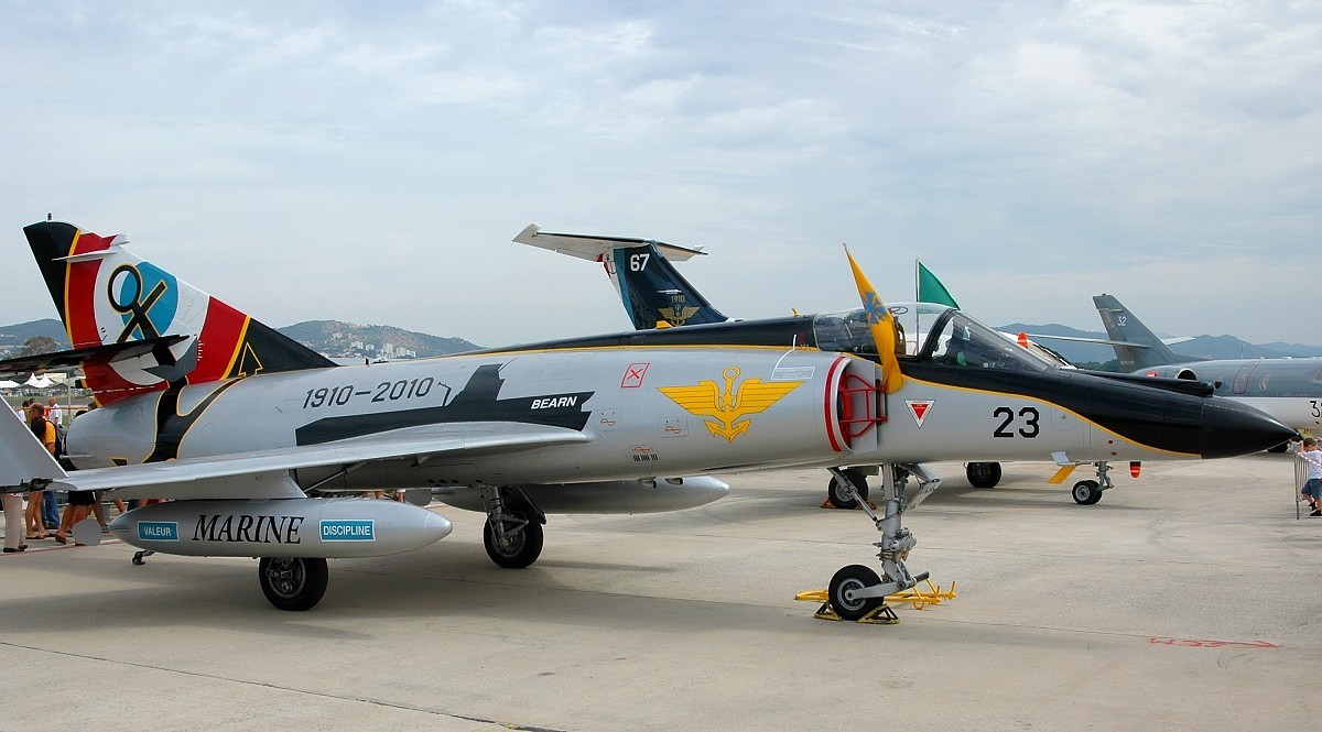 Super Etendard 2011 -- Plastic Model Airplane Kit -- 1/72 Scale ...