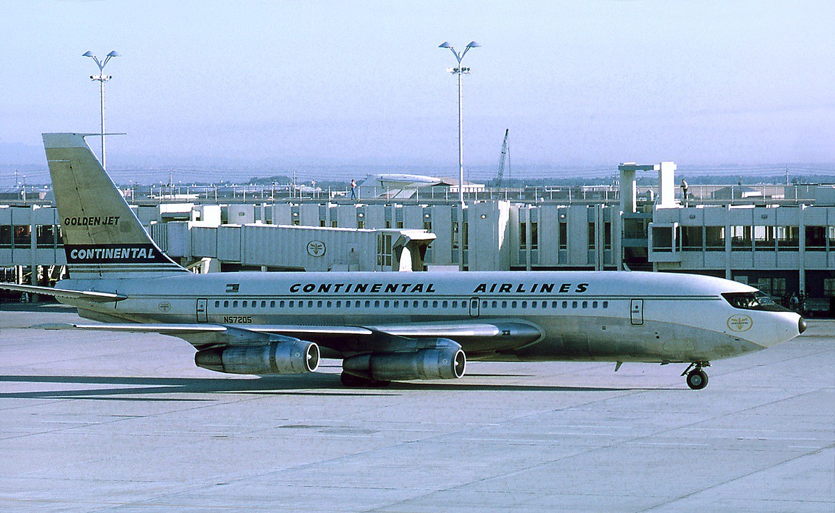 Boeing 720 United -- Plastic Model Airplane Kit -- 1/144 Scale -- # ...