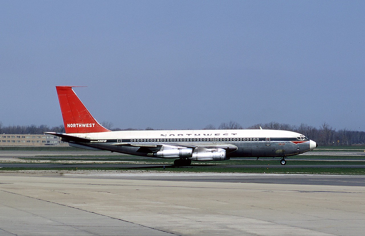 Boeing 720 United -- Plastic Model Airplane Kit -- 1/144 Scale -- # ...