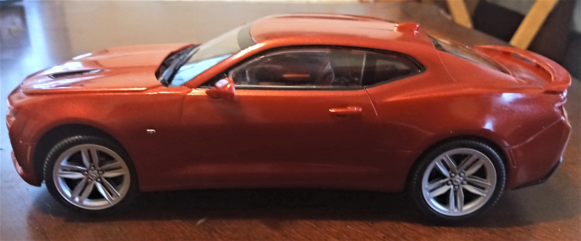 2016 Chevy Camaro SS (Pre-Painted) -- Plastic Model Car Kit -- 1/25 ...