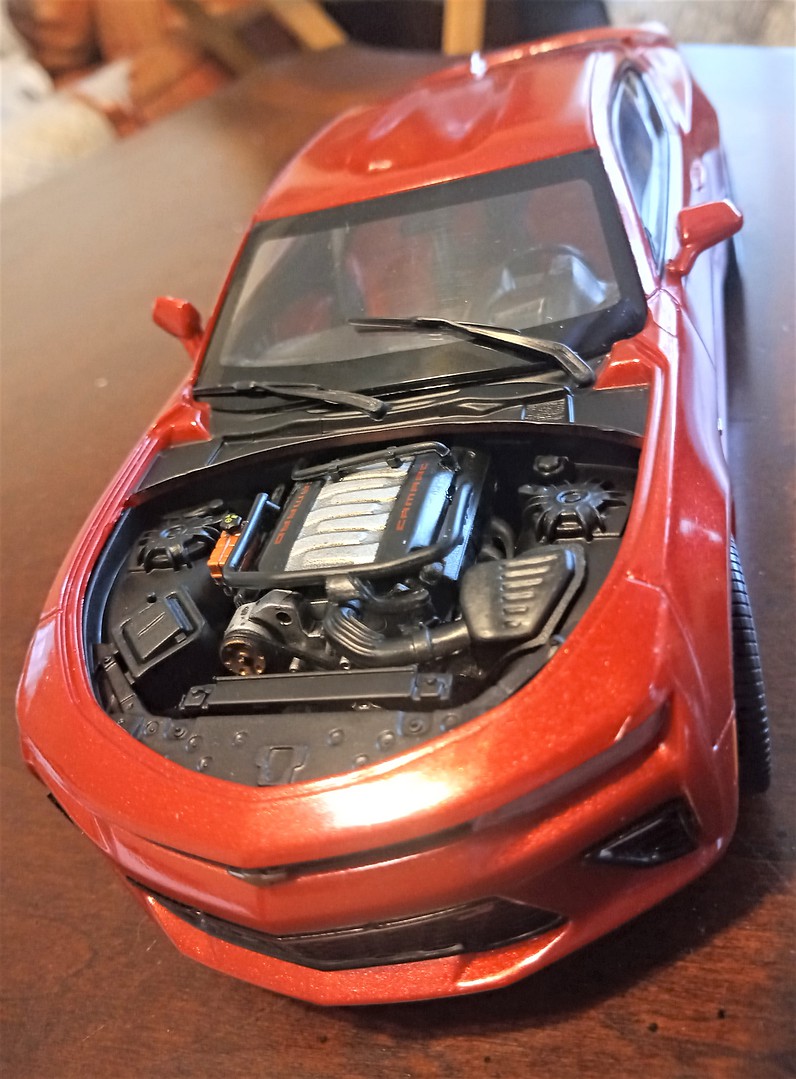 2016 Chevy Camaro SS (Pre-Painted) -- Plastic Model Car Kit -- 1/25 ...