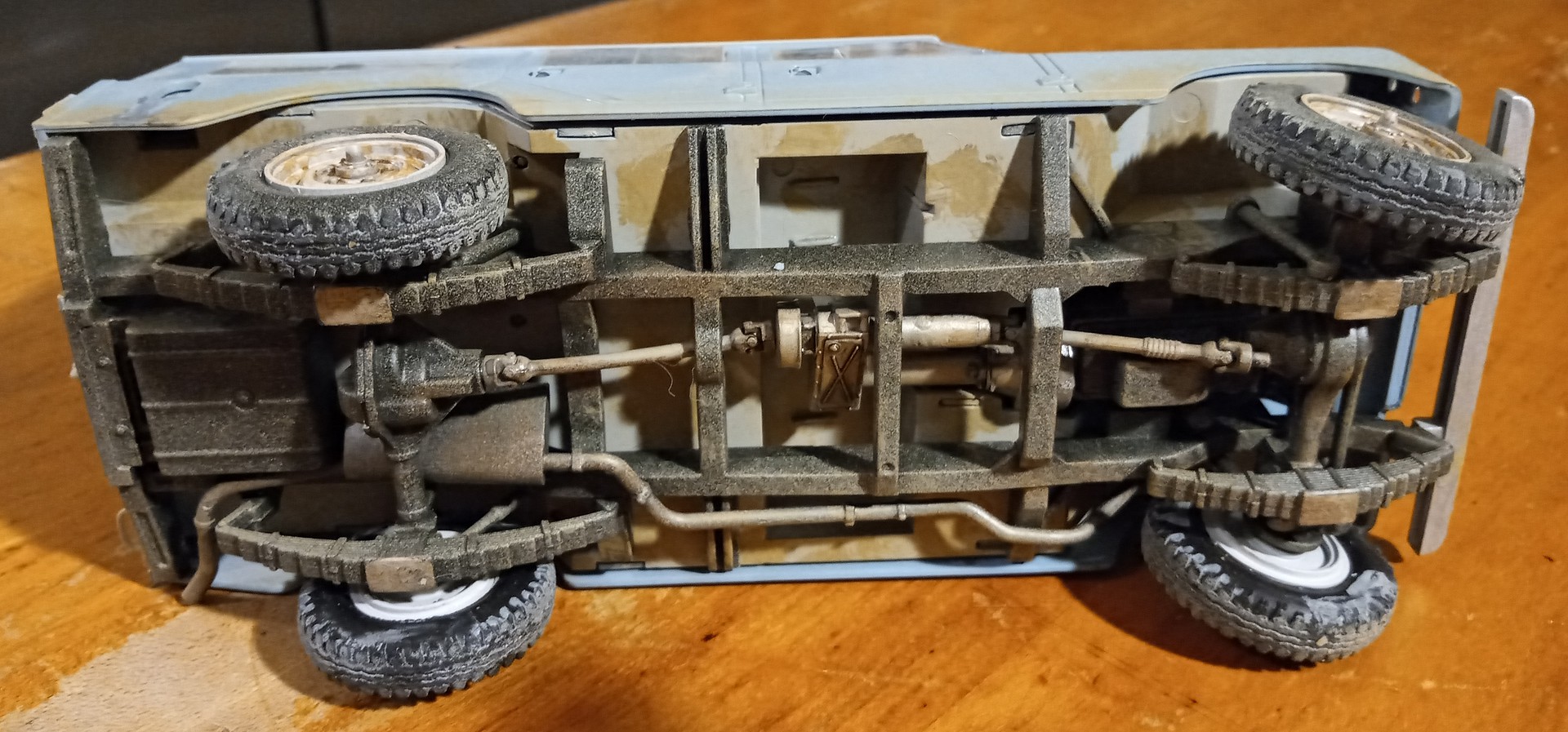 Land Rover Series III LWB Wagon w/Roof Rack -- Plastic Model Car Kit ...