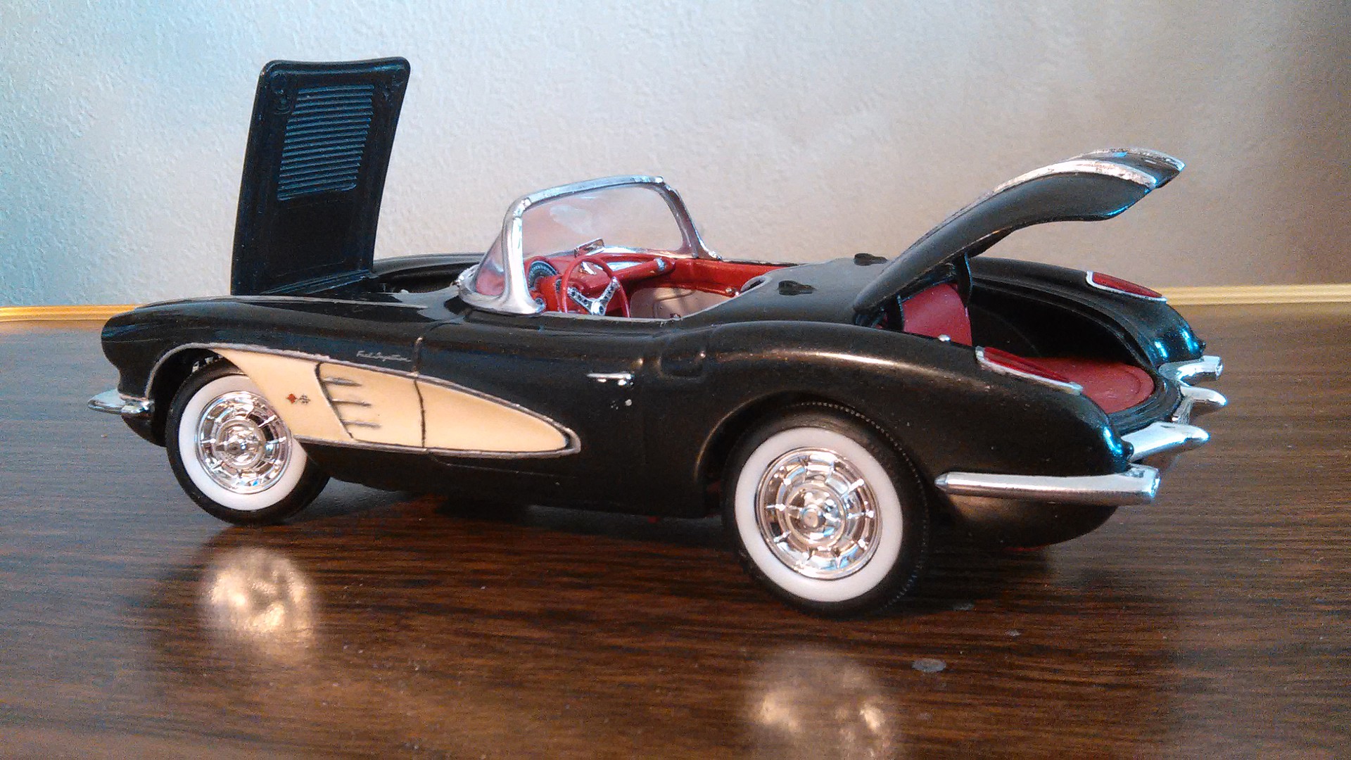 1958 Corvette Roadster -- Plastic Model Car Kit -- 1/25 Scale -- #85 ...