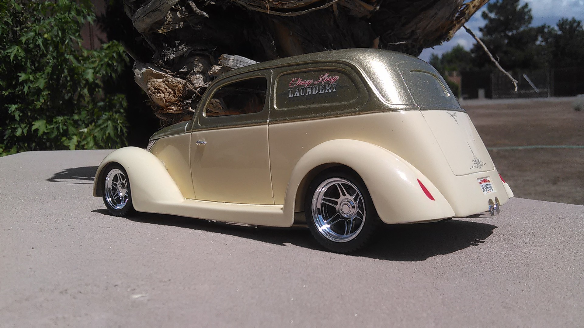 1938 Custom Ford Van -- Plastic Model Car Kit -- 1/24 Scale -- #hl114 ...