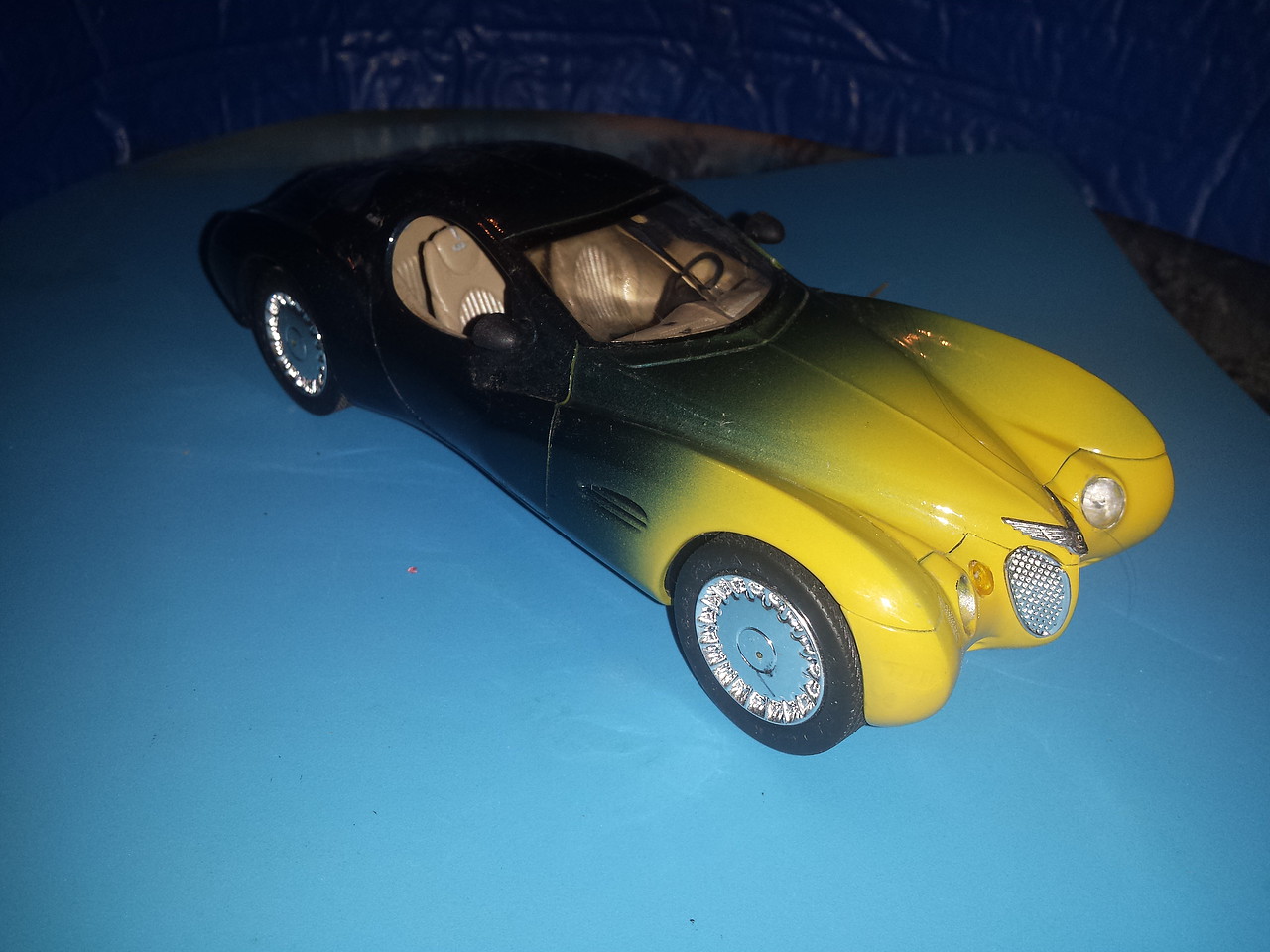 Chrysler Atlantic Vehicle -- Plastic Model Car Kit -- 1/25 Scale ...