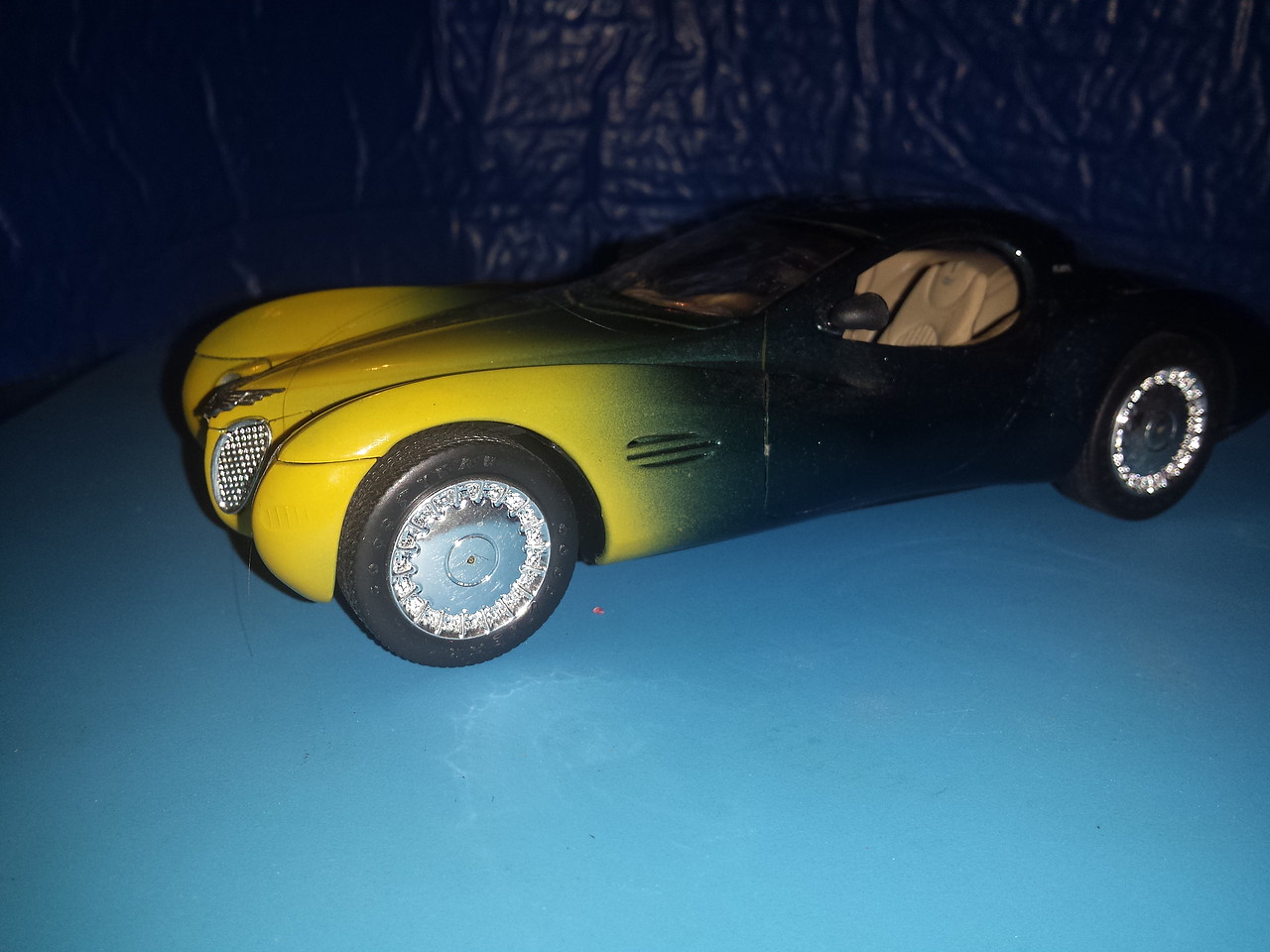 Chrysler Atlantic Vehicle -- Plastic Model Car Kit -- 1/25 Scale ...