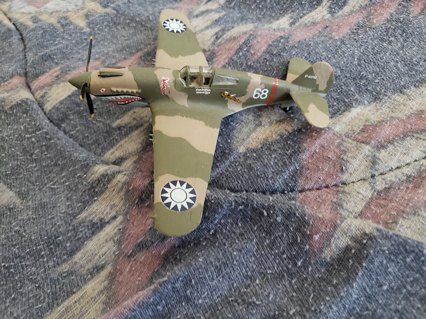 Curtiss P-40B Tomahawk -- Plastic Model Airplane Kit -- 1/72 Scale ...