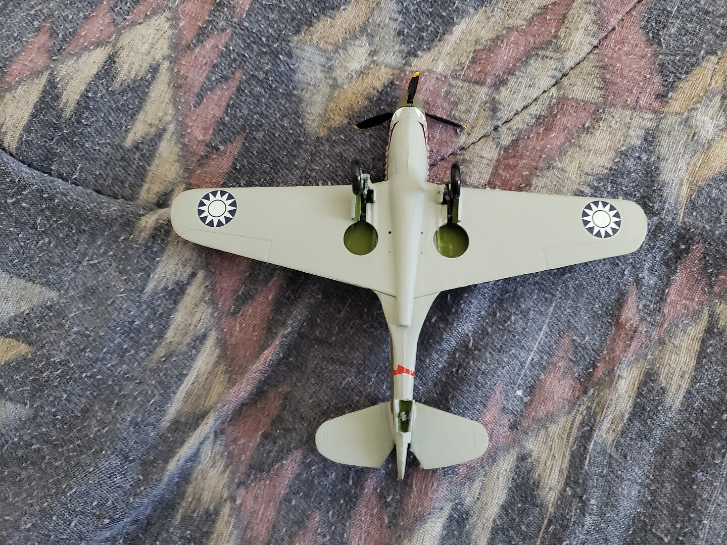 Curtiss P-40B Tomahawk -- Plastic Model Airplane Kit -- 1/72 Scale ...