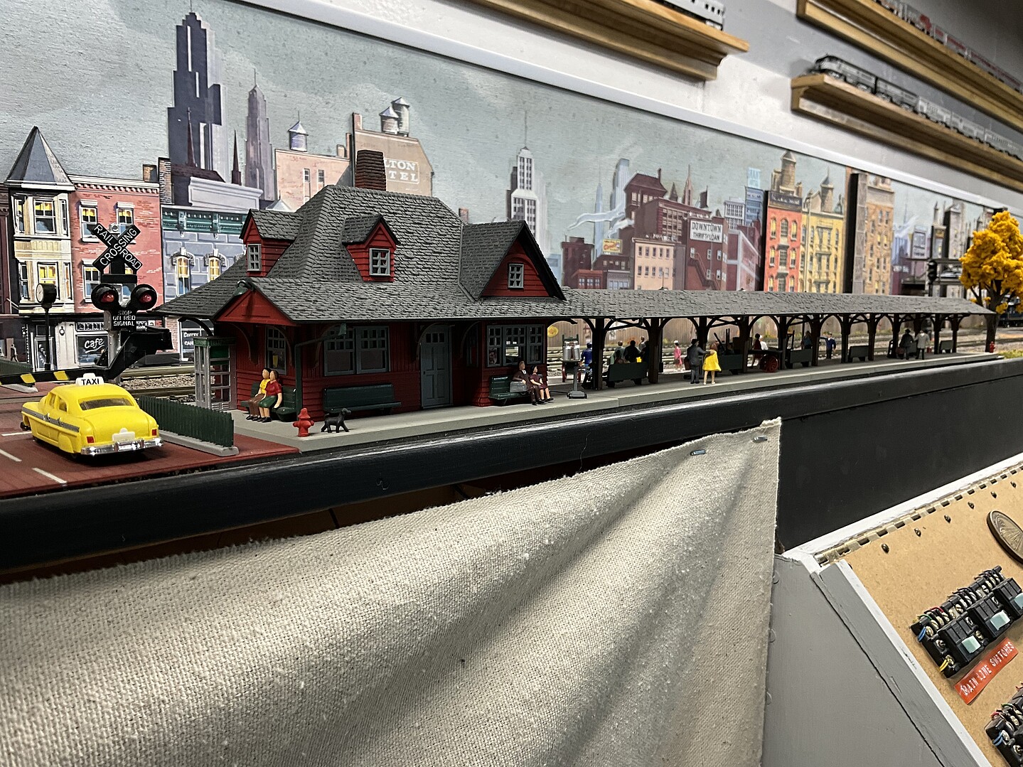 Passenger Station Kit -- HO Scale Model Railroad Building -- #706 ...