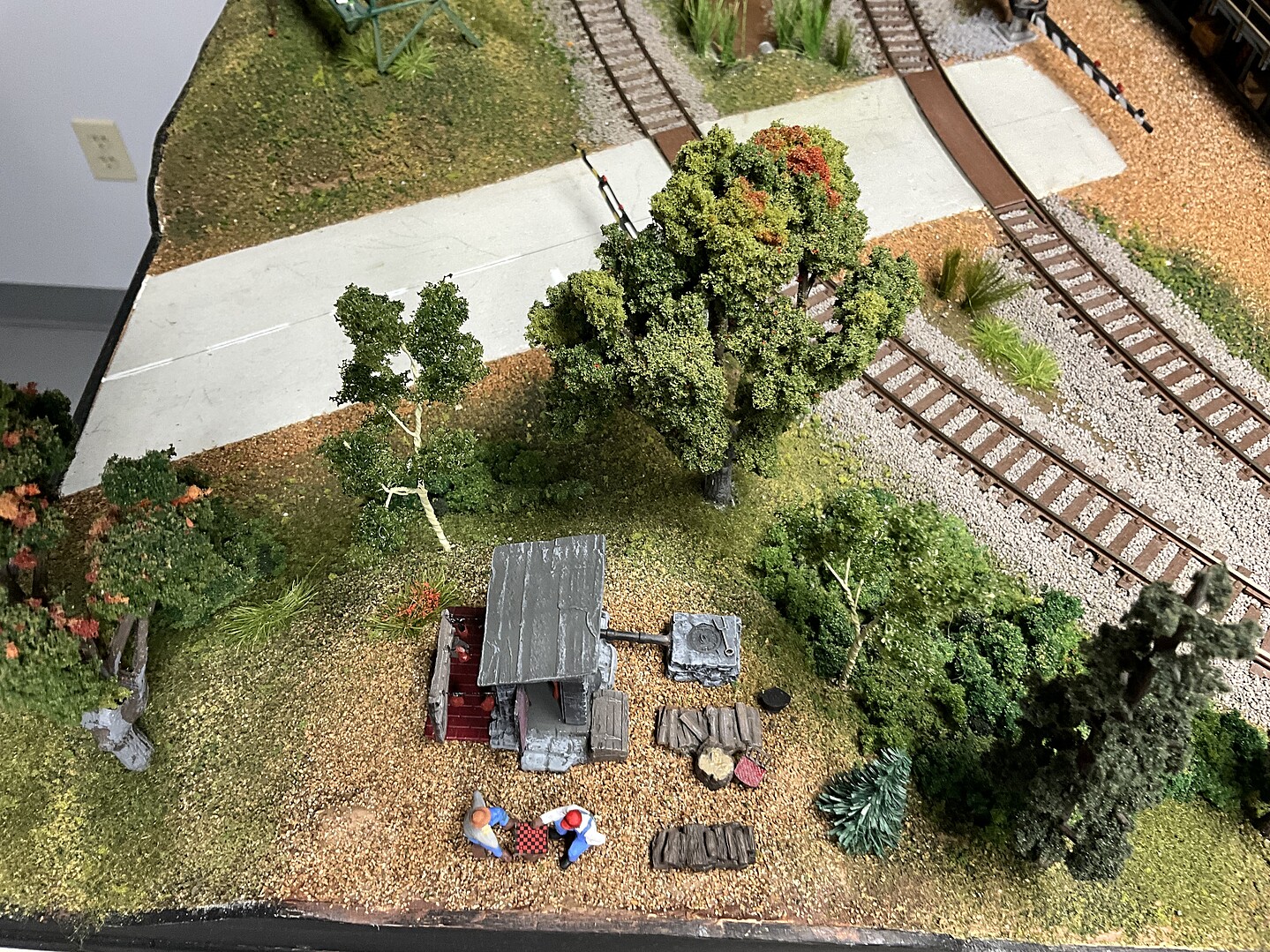 Scenic Details Smokehouse Kit -- HO Scale Model Building -- #213 ...