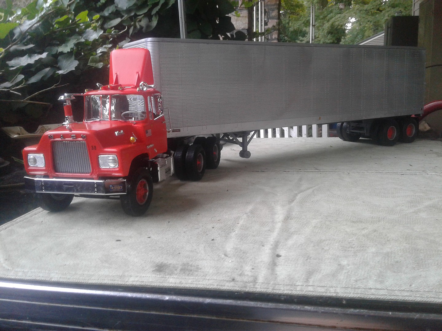 Gallery Pictures MPC Mack DM600 Tractor Plastic Model Truck Kit 1/25 ...