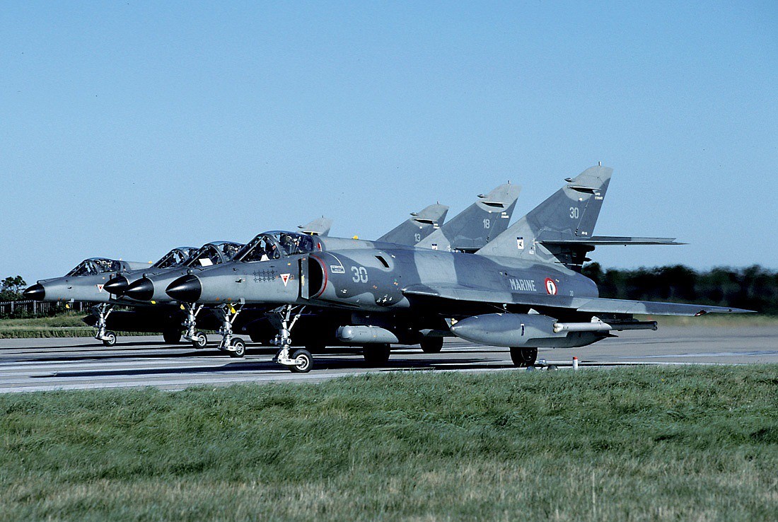 Super Etendard 2011 -- Plastic Model Airplane Kit -- 1/72 Scale ...