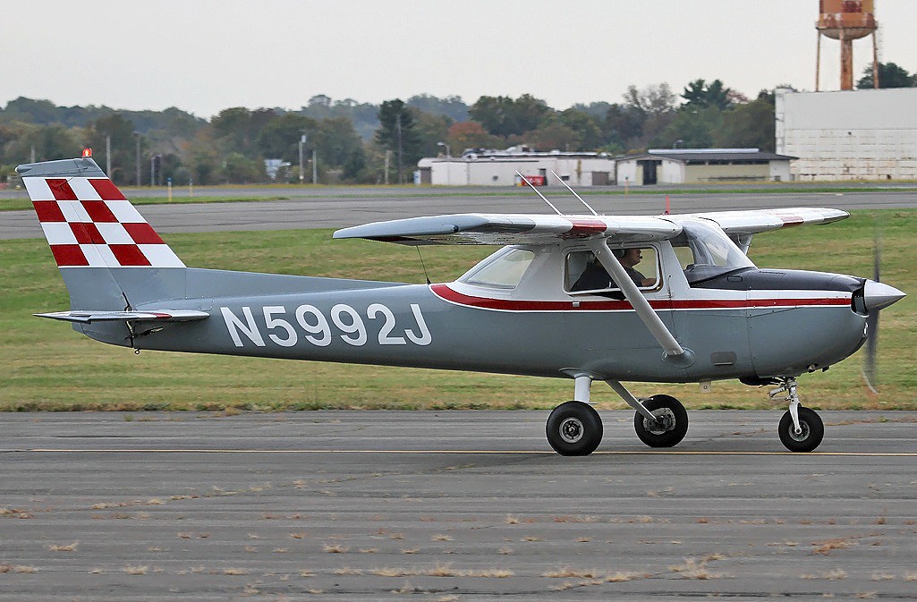 Cessna 150 -- Plastic Model Airplane Kit -- 1/48 Scale -- #11675 ...