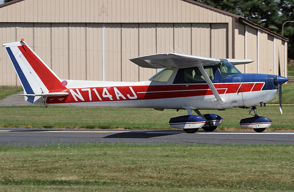 Cessna 150 -- Plastic Model Airplane Kit -- 1/48 Scale -- #11675 ...