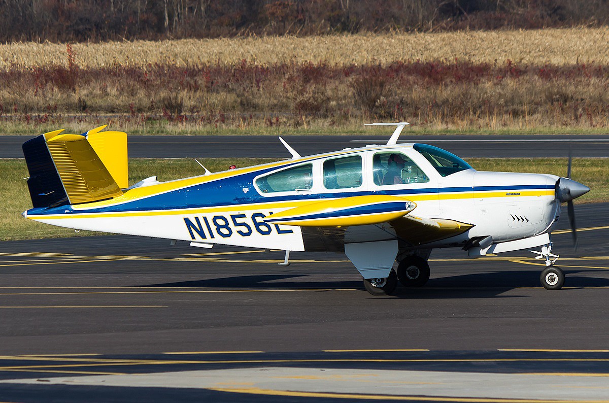 Beech Bonanza -- Plastic Model Airplane Kit -- 1/48 Scale -- #11676 ...