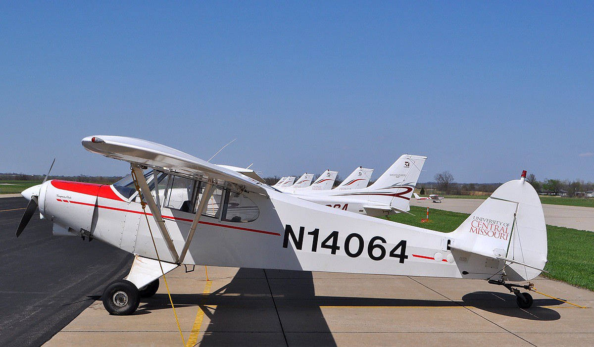 Piper Super Cub -- Plastic Model Airplane Kit -- 1/48 Scale -- #11678 ...