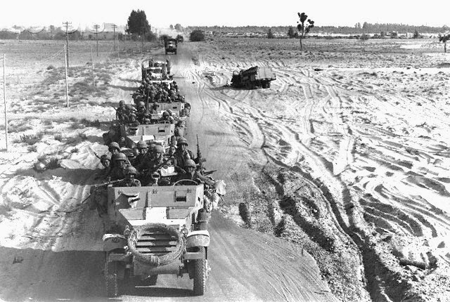 IDF M3 Halftrack Smart Kit -- Plastic Model Military Vehicle Kit -- 1/ ...