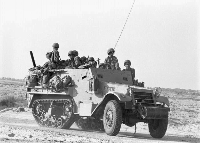 IDF M3 Halftrack Smart Kit -- Plastic Model Military Vehicle Kit -- 1/ ...