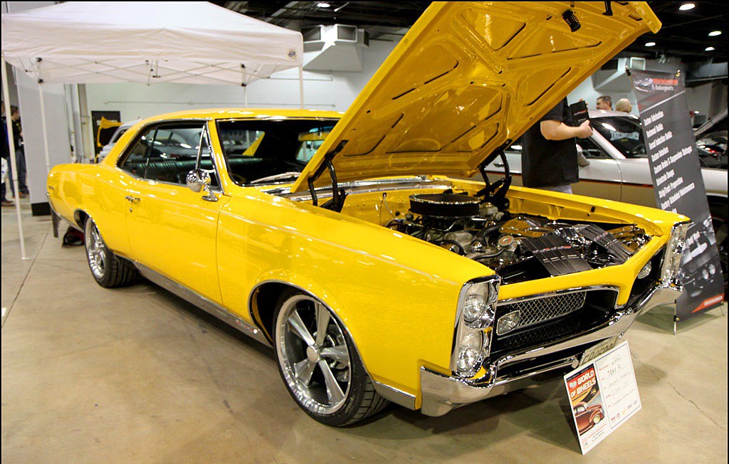 1967 Pontiac GTO -- Plastic Model Car Kit -- 1/25 Scale -- #710 ...