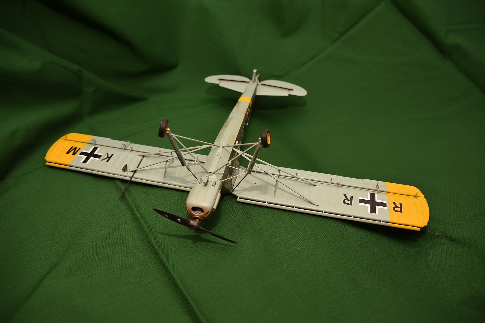 Fiesler FI-156 Storch -- Plastic Model Airplane Kit -- 1/35 Scale ...