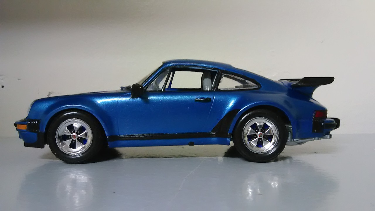 Porsche 911 Turbo -- Plastic Model Car Kit -- 1/24 Scale -- #854330 ...