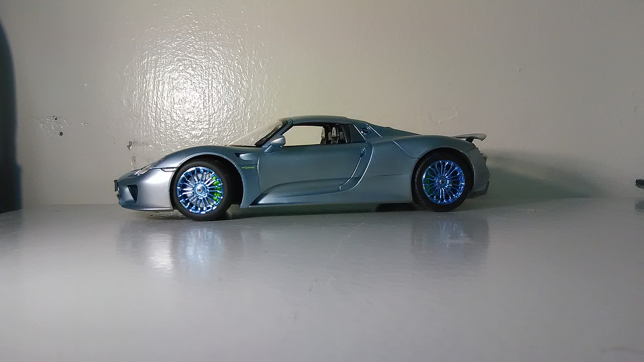 Porsche 918 Spyder -- Plastic Model Car Kit -- 1/24 Scale -- #07026 ...
