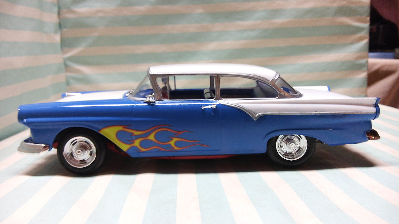 1957 Ford Custom 2'n 1 -- Plastic Model Car Kit -- 1/25 Scale ...