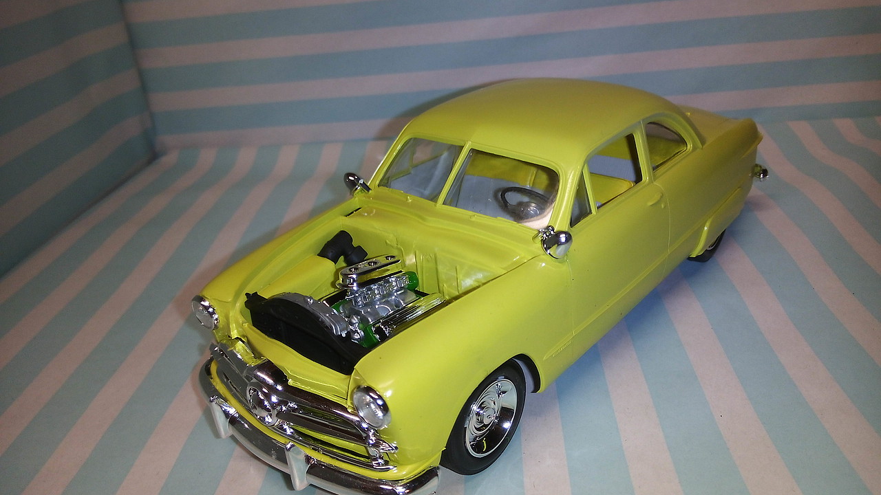 1949 Ford Tudor Coupe Vehicle -- Plastic Model Car Kit -- 1/32 Scale ...