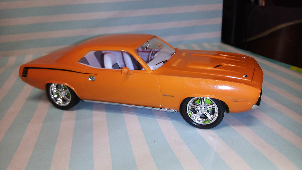 1970 Plymouth Hemi Cuda 2'n1 -- Plastic Model Car Kit -- 1/25 Scale ...