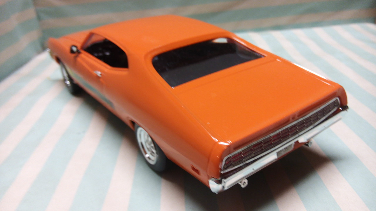 1970 Ford Torino GT 2'n1 -- Plastic Model Car Kit -- 1/25 Scale ...