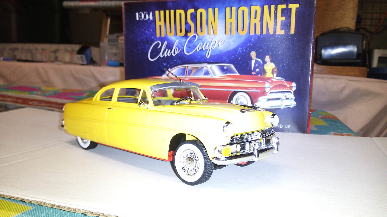 1954 Hudson Hornet Coupe -- Plastic Model Car Kit -- 1/25 Scale ...